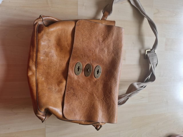 How to Spot a Fake Mulberry Messenger Bag: Expert Tips Revealed